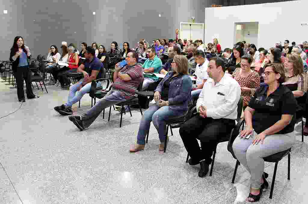 Cerest treina pessoal da saúde para acolhimento ao trabalhador rural ...