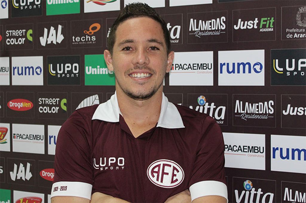 Ferroviária oficializa chegada de lateral-esquerdo para Série D | RCIA ...