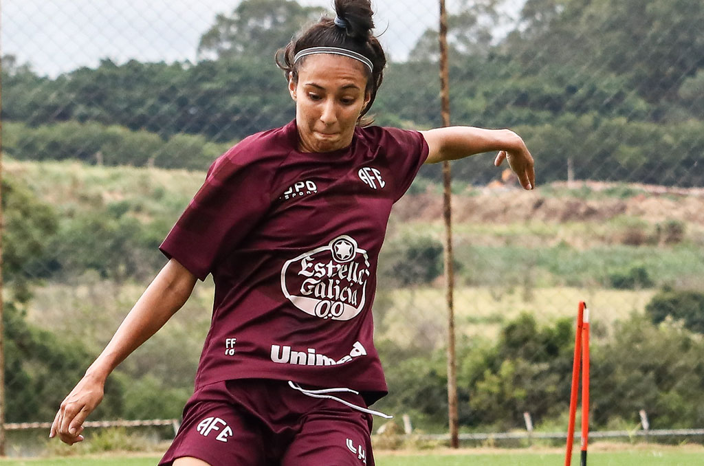 Mylena Carioca fala sobre a sua adaptação na Ferroviária e espera ...