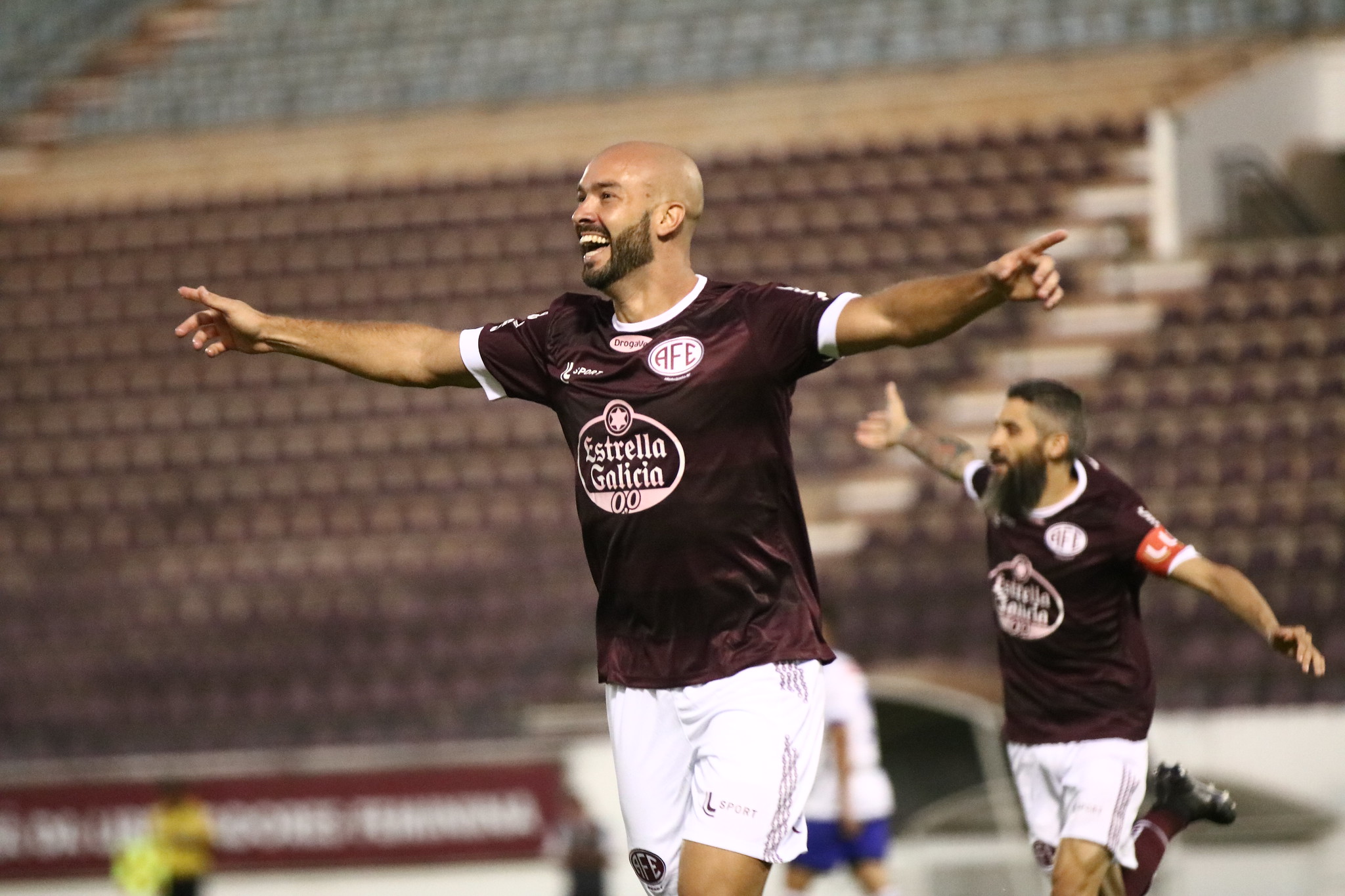 Atacante Michel comemora estreia com hat-trick pela Ferroviária | RCIA ...