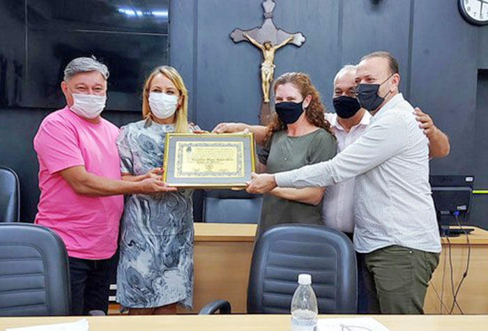 Gilsamara Moura recebe Diploma de Honra ao Mérito da Câmara Municipal ...